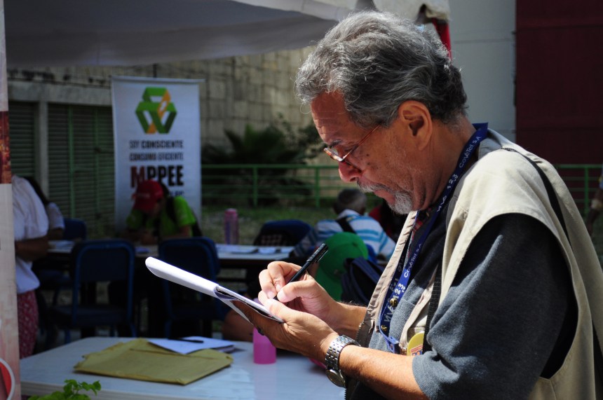 Gilberto Díaz – Microrrelatos del tapañol